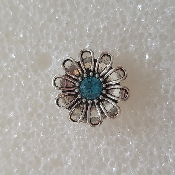 Ginger Snap | Jewelry | Teal Blue Flower Ginger Snap Button 8mm | Poshmark